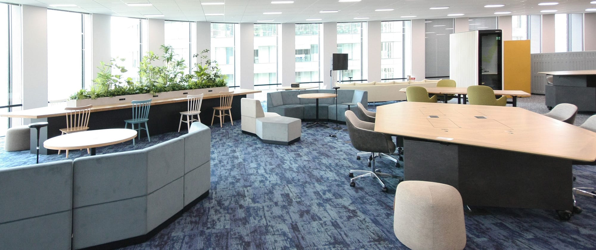 オフィスの移転・改装なら、株式会社オリバー PLACE2.5